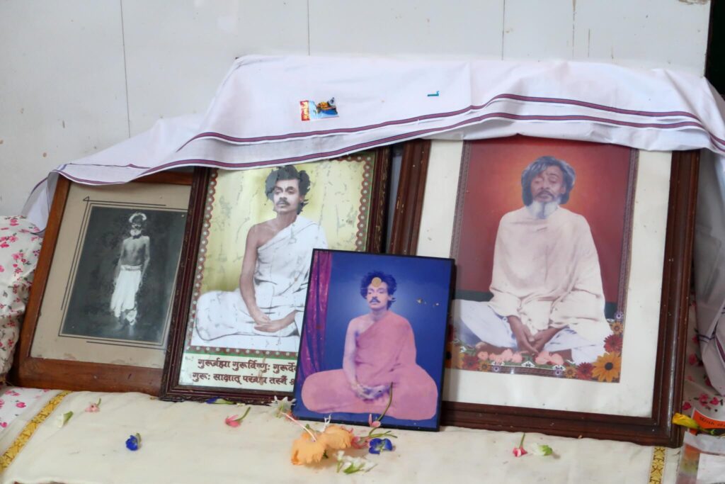 Shri Pagala Baba Gallery: Visual Legacy